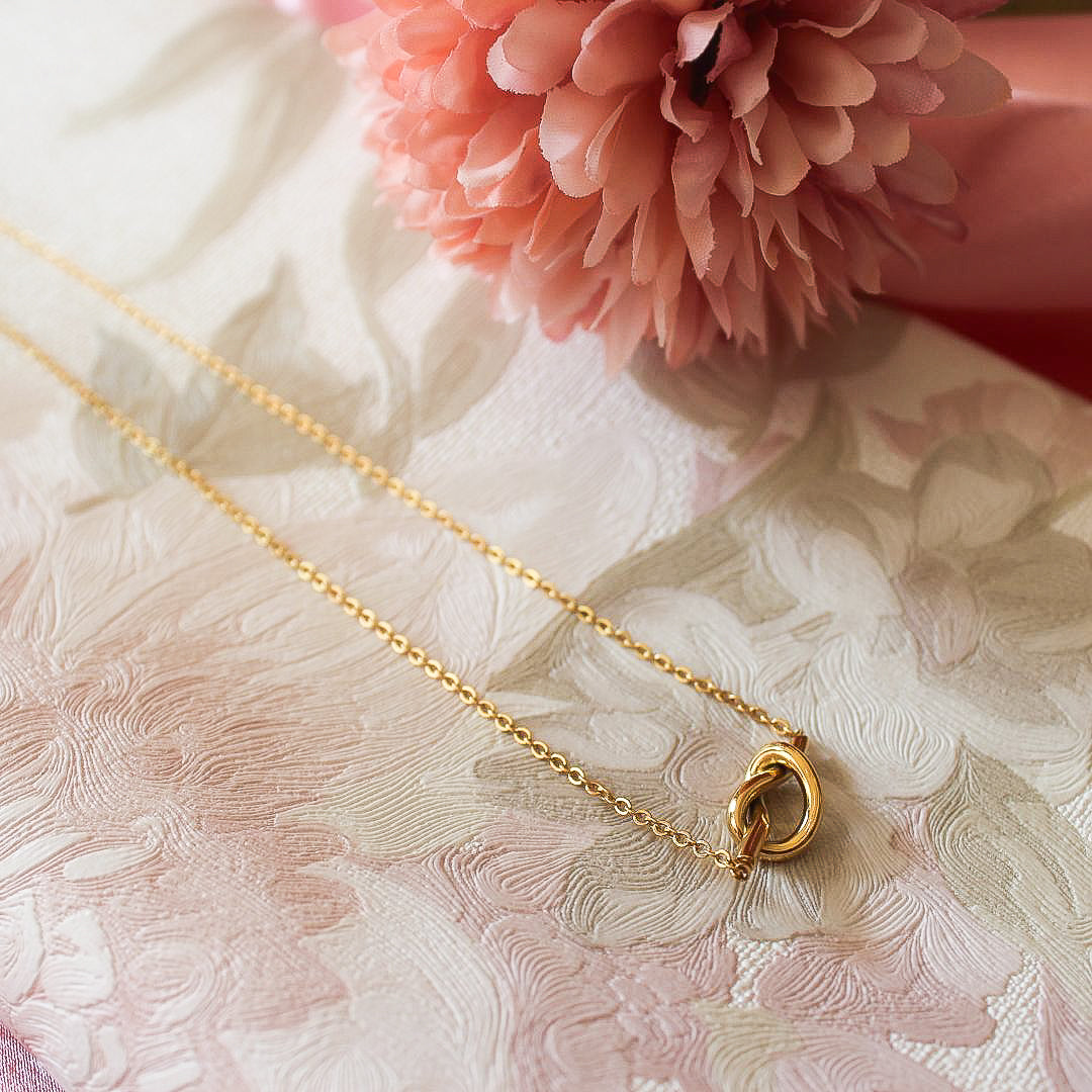 Golden Knot – StickOnChic